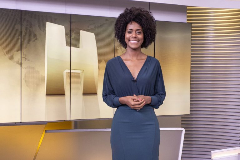 A jornalista assume o comando do Fantástico ao lado de Paola Abritta