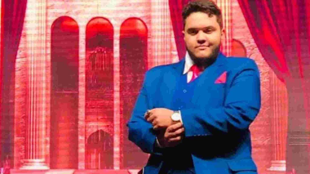 Como símbolo de orgulho e representatividade, João vence 1º Mister ...