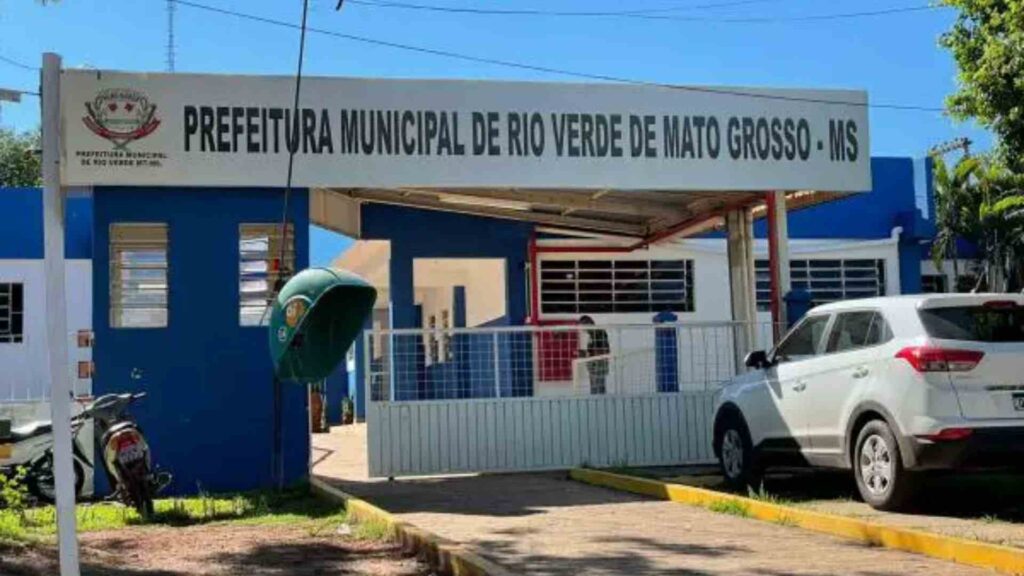 Edifício-sede da Prefeitura de Rio Verde de Mato Grosso. (Folha do ...
