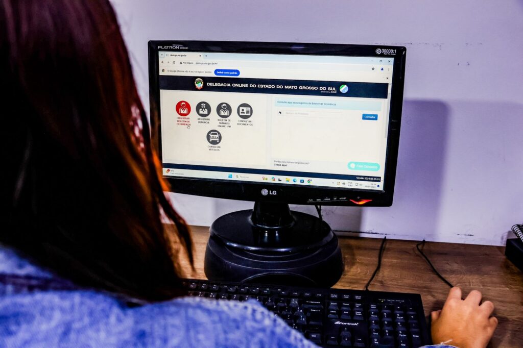 Alguns crimes podem ser comunicados online - (Foto: Alicce Rodrigues)