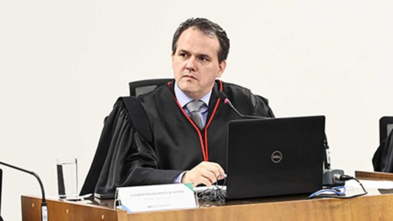 CNMP 'enterra' denúncia contra atuação do ex-PGJ Alexandre Magno por ...