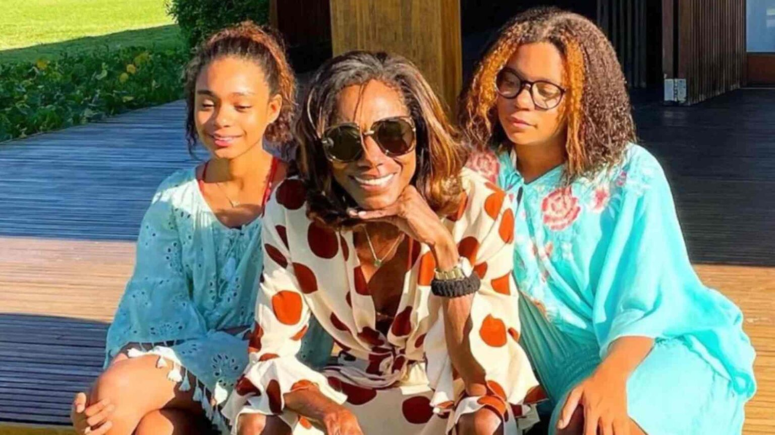 Filha de Glória Maria faz homenagem no dia em que a mãe completaria 76 ...