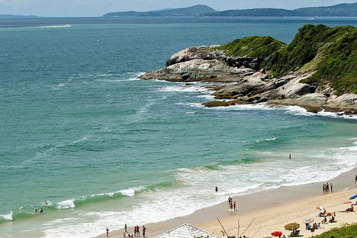 Balneário Camboriú vai proibir nudismo na Praia do Pinho, a primeira a ...