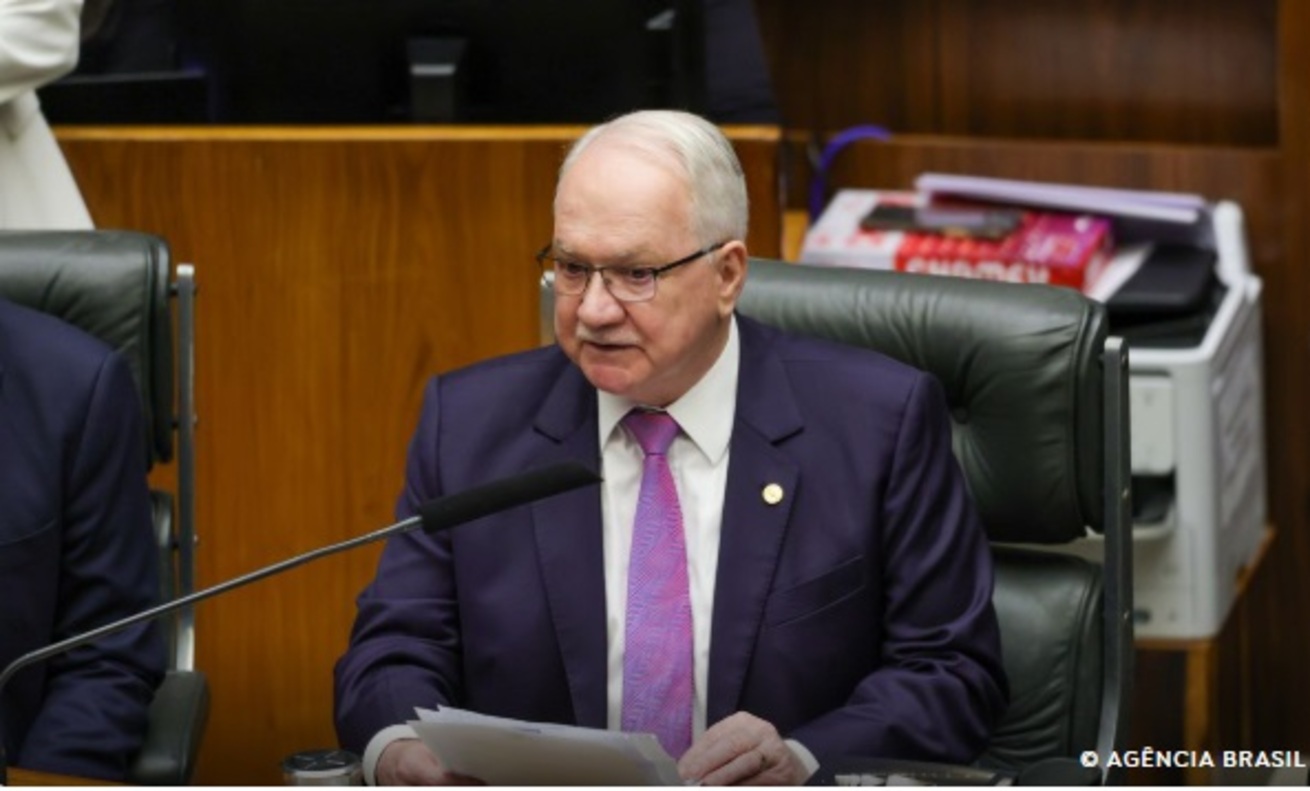 Fachin discursa no Congresso e defende independência dos Poderes