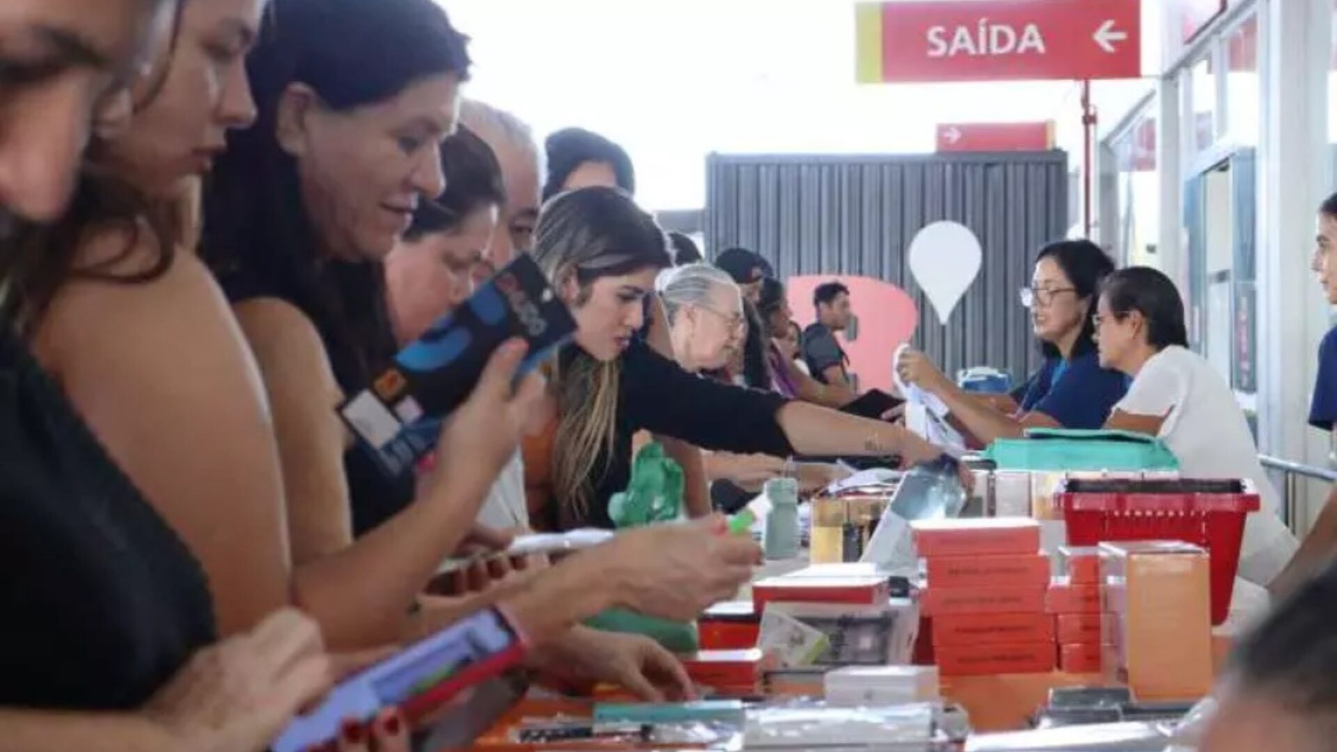 Bazar beneficente. (Foto: Divulgação, Fort Atacadista)