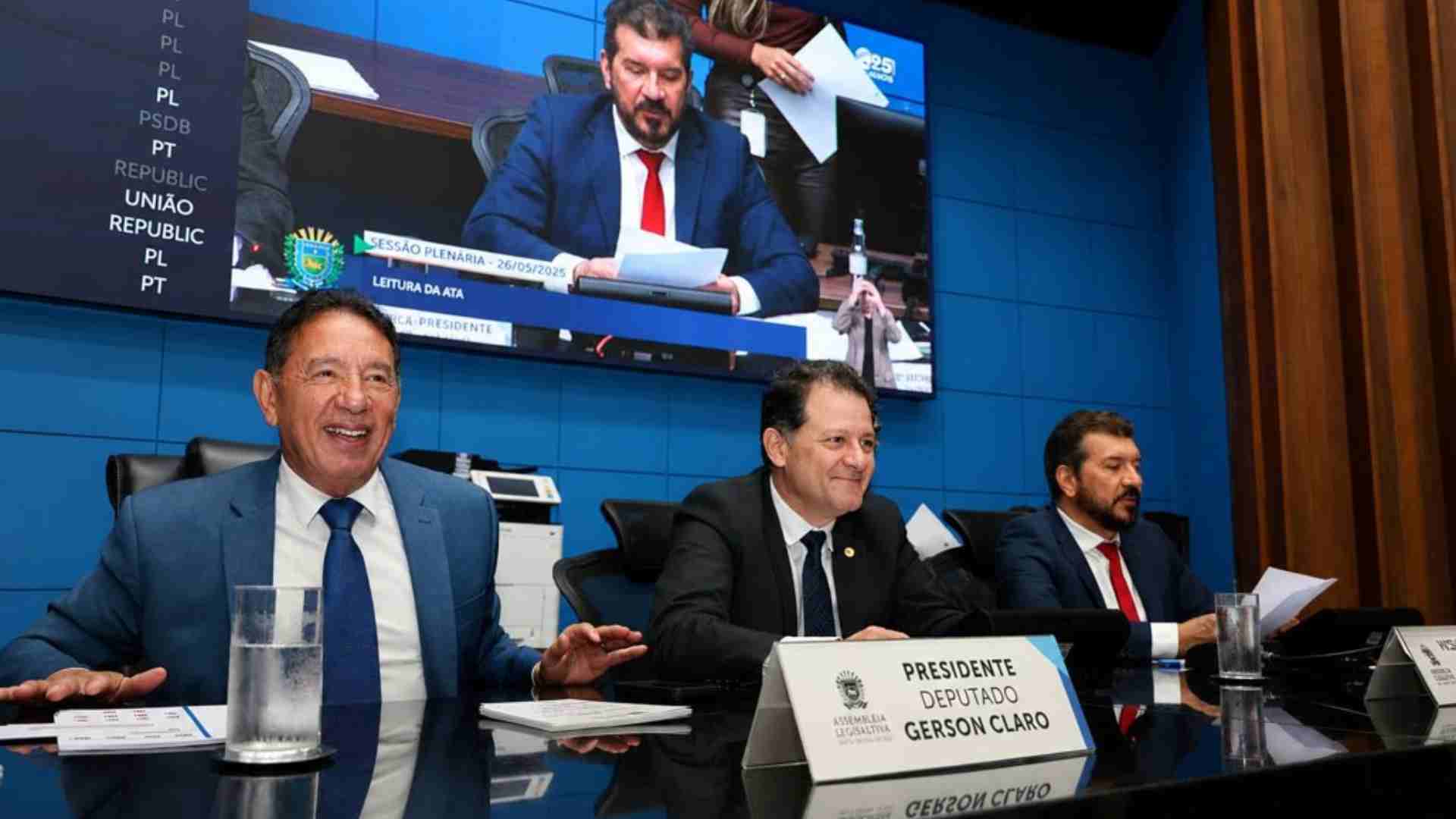 Mesa diretora da Alems, presidida por Gerson Claro. (Luciana Nassar ...